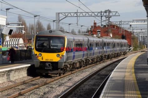 Photo Class 360 Desiro 5 Car Emu No 360 205 At Southall On A Heathrow Airport £2 00 Picclick Uk