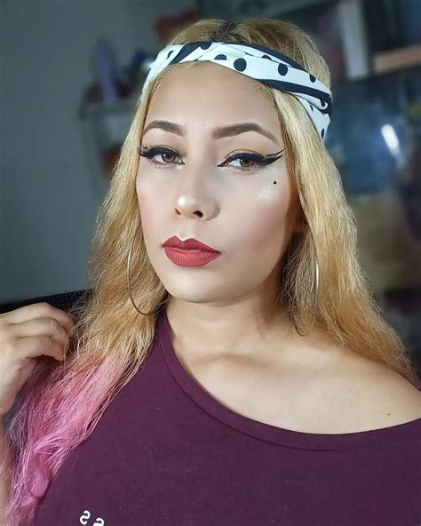 18 Magical Chola Hairstyles To Unleash Your Inner Chicana