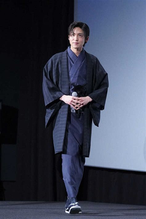 ＜映画「わたしの幸せな結婚」舞台あいさつ＞登壇する目黒蓮（撮影・会津 智海） ― スポニチ Sponichi Annex 芸能