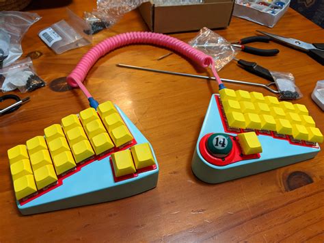 Tented Split Ergo 40 Keyboard With Integrated Thumb Ball R Peripheraldesign