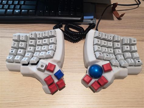 First Custom Build Dactyl Manuform R Track With Pro Micro And