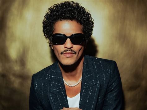 Antes De Virar O Ano Bruno Mars Estende O Próprio Recorde No Spotify
