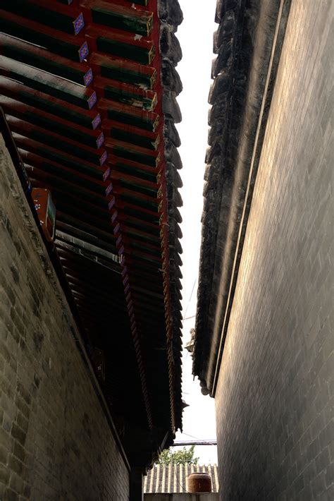 北京十三中 44 上大学一年后的教师节回到北京市第十三中学，当时校园正在修缮，初中部也临时驻扎在实验楼。我们和校园都 Flickr