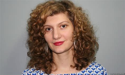 ბაია პატარაია უფლებადამცველი Curly Hair Women