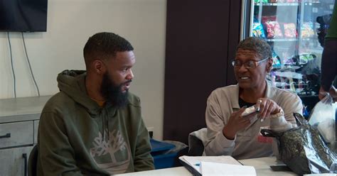 Teaching People How To Reverse Opioid Overdoses Cbs Chicago