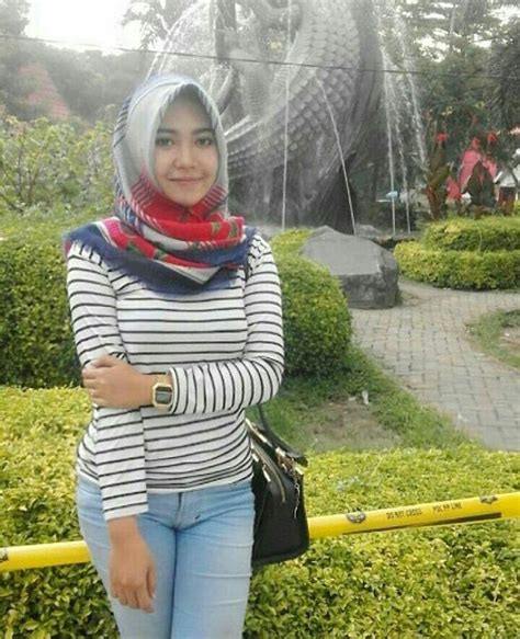 One Girl Monolog Kisah Cintaku Dengan Pria Yang Kucinta