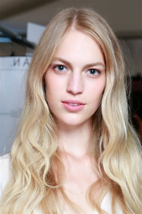 Blonde Hairstyle For Women Suits On Both Long And Short Tresses