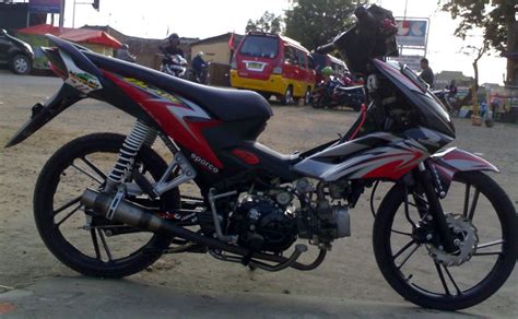 Modifikasi Honda Blade Repsol