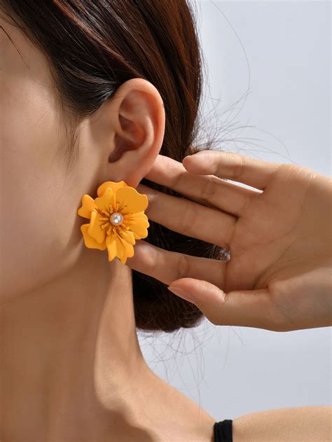 Pendientes de tachuela con diseño de perla artificial con diseño de
