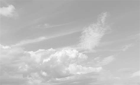Nubes De C Mulo Blancas Foto De Archivo Imagen De Sunlight 153470864