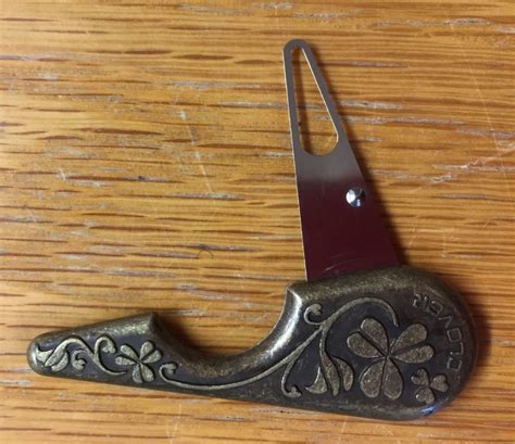 Posh Tapestry Needle Threader Sue Hawkins Needleworks