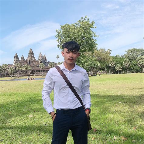 ប្រុស ពៅ