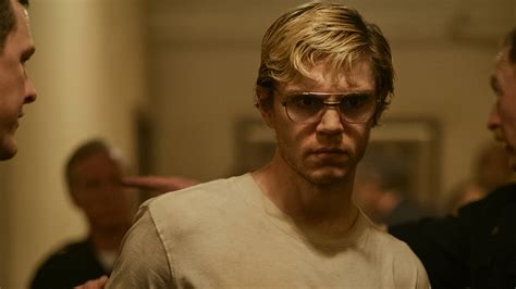 Serie über Den Killer Jeffrey Dahmer Netflix Reagiert Auf Heftige Kritik