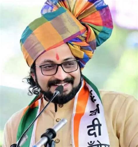 शिरुर लोकसभेसाठी ठाकरे गटाची तयारी विद्यामान खासदार अमोल कोल्हे यांनी