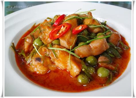 วิธีทำ แกงพะแนงไก่ เมนูแกงกะทิ หอม อร่อย รสเข้มข้น Ideapunsuk