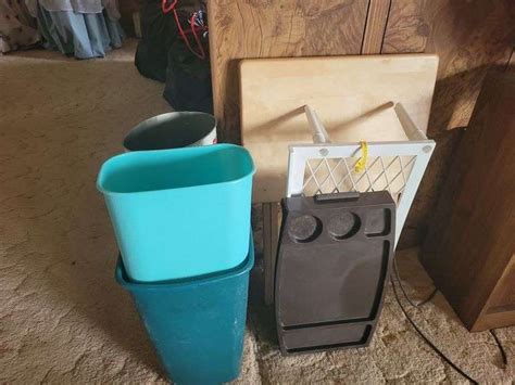 TV Trays Assorted Garbage Cans Hamilton Maring Auction Group