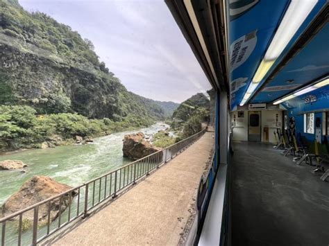 兩鐵列車環島旅行 途中下車騎鐵馬！補給站吃現煎牛排、主廚特製海陸大餐