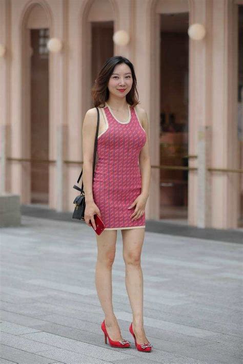 街拍迷你超短裙既性感又不落入色情 女人吧