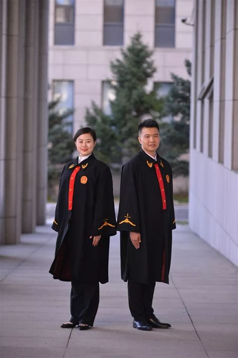 辉煌70年 奋斗新时代 一文看遍35年法官制服变迁，我们法官曾经这样穿澎湃号·政务澎湃新闻 The Paper
