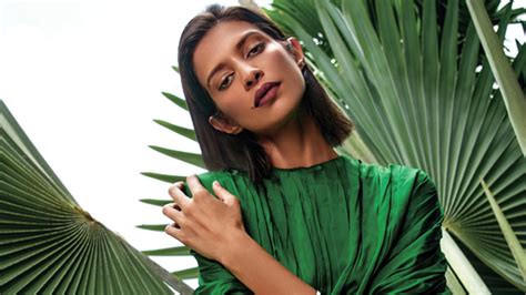 Makeup For Green Dress 7 Cool Makeup Ideas To Look Fab L Factor New