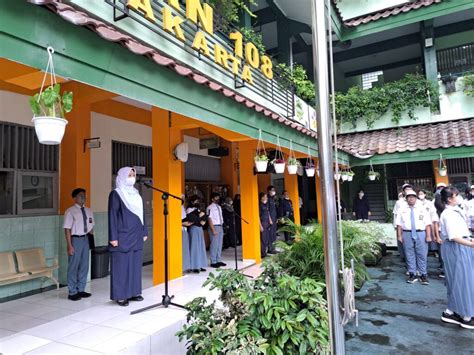 Upacara Bendera Sma Negeri 108 Jakarta