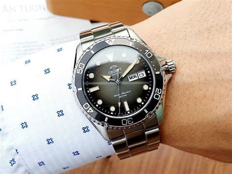 Orient RA-AA0810N19B Mako Kamasu Stainless Steel Automatic Diver's 200 ...