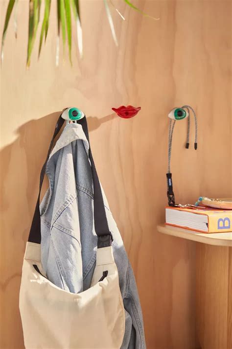 Face Wall Hook Set Set Of 3 Urban Outfitters