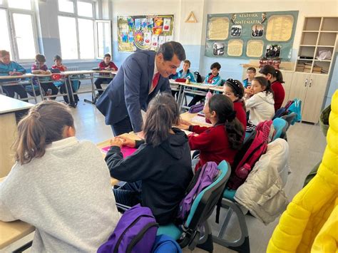 Kaymakamımız Sayın Olgun ÖNER Şehit Polis Halil Gün Ortaokulunu