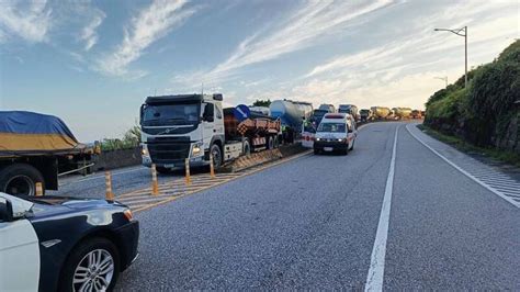 台2線1075k重大車禍 3大車連環撞1人傷！往基隆方向一度封閉 社會 三立新聞網 Setncom