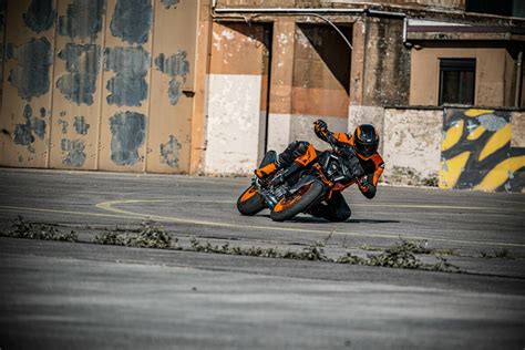 Ktm Lancia A Eicma La Nuova 990 Duke 2024 Blog And News Ktm Farioli