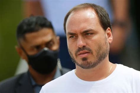 La Policía De Brasil Registró La Casa Y El Gabinete De Uno De Los Hijos