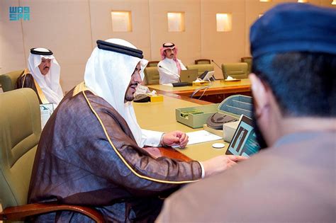 جريدة الرياض أمير الرياض بالنيابة يدشن مركز الدفاع المدني بالقرارة في