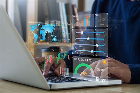 Pengusaha Menganalisis Laporan Bisnis Statistik Di Laptopnya Di