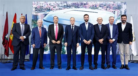 ناتشو يودع ريال مدريد بالدموع بعد 24 عاما بين جدران الملكى فيديو وصور