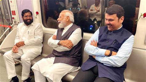 देवेंद्र फडणवीस यांनी विचारलंकाय बोलत असतील बरं Pm Cm मग काय