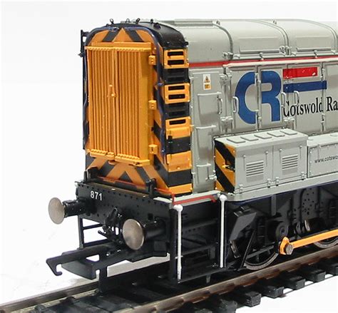 Hornby R2594 Class 08 Shunter 08871 In Cotswold Rail Livery