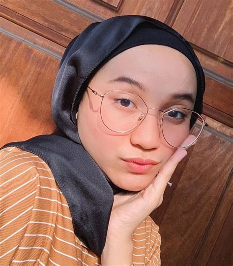 Pemuas Nafsu In Beautiful Muslim Women Beautiful Hijab Muslim Women
