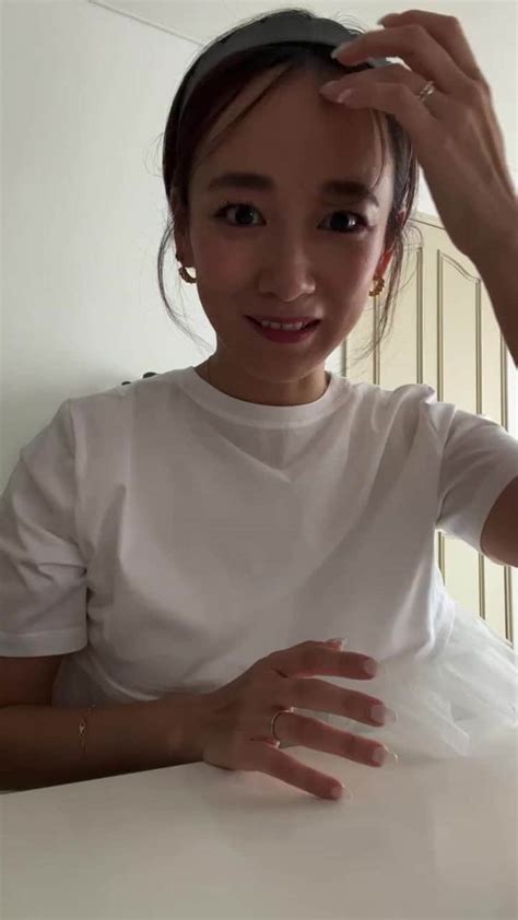 村上沙織さんのインスタグラム動画 村上沙織instagram 「おうちで紹介ライブ。」5月26日 17時49分