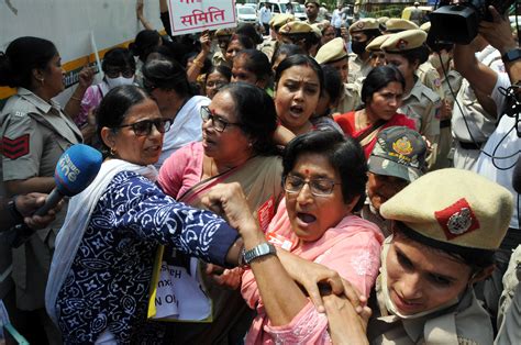 Womens Organisations Jointly Marched To The Delhi Police Commissioner