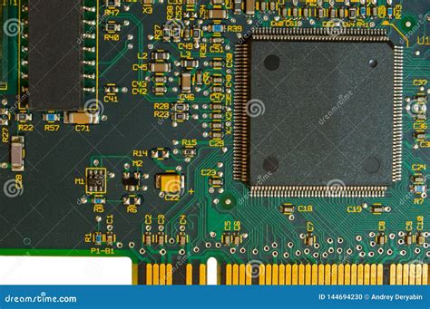 Single Chip To Digitize Decode Video And Capture Royalty Free Stock