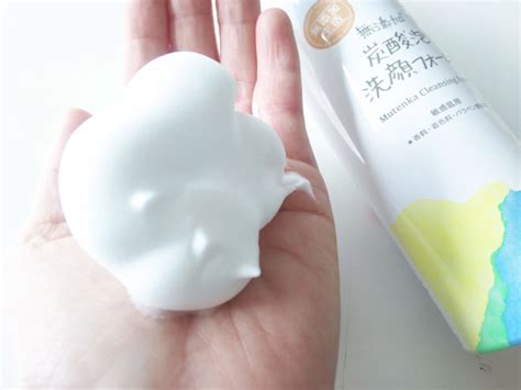 敏感肌にも優しい！無添加炭酸泡洗顔フォームで手軽に炭酸美容♪