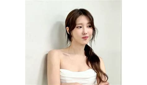 Famous Korean Actress Addresses Grandfathers Alleged Pro Japanese