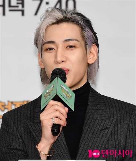 Ten 포토 뱀뱀 모든걸 내려놓고 아프리카 다녀왔어요 텐아시아