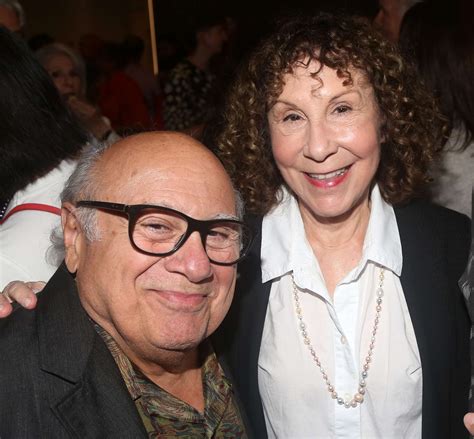 Rhea Perlman Reunites With Taxi Co Stars Danny Devito Tony Danza