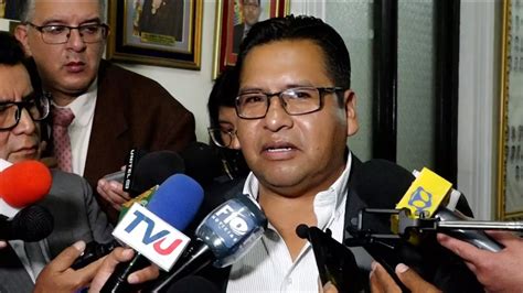 Jáuregui señala que mediante una ley transitoria las elecciones