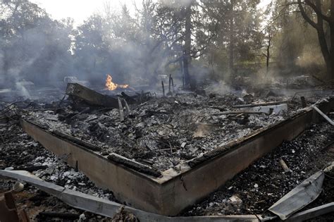 California Turns Corner In Battling Wine Country Fires The Garden Island