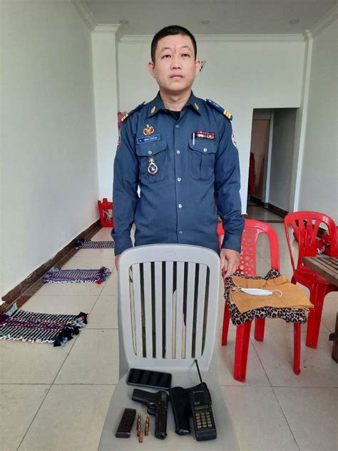 ជនក្លែងជាកងរាជអាវុធហត្ថ និងកាន់កាប់អាវុធខុសច្បាប់ ត្រូវបានកម្លាំងកងរាជអាវុធហត្ថរាជធានីភ្នំពេញ