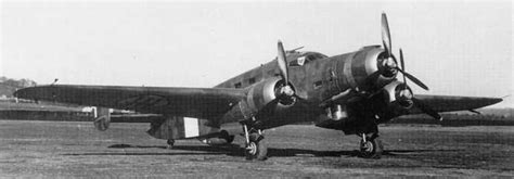 SM84-001.jpg (15K)
