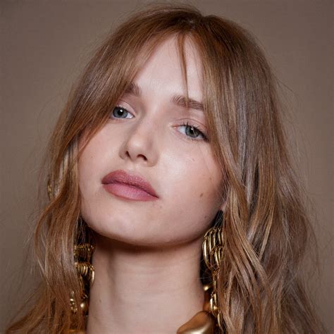 Fine Hair Vs Thinning Hair How To Make Your Strands Look Thicker And