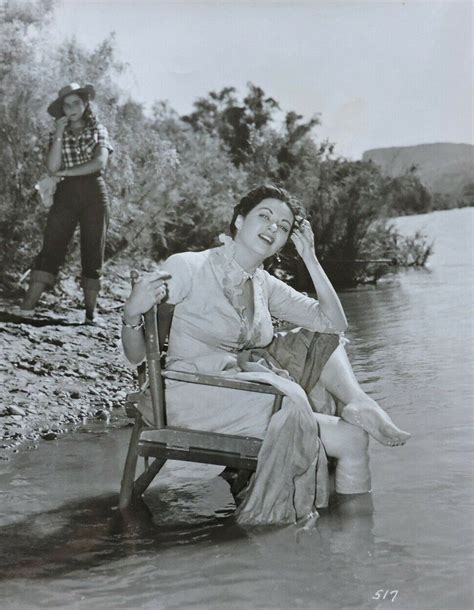 Yvonne De Carlos Feet I Piedi Di Yvonne De Carlo Page 4